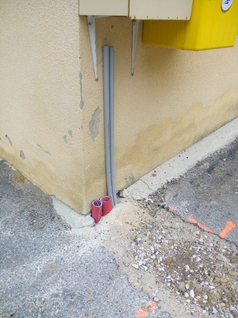 Enfouissement de lignes électriques et pose de fourreaux fibre optiques ...